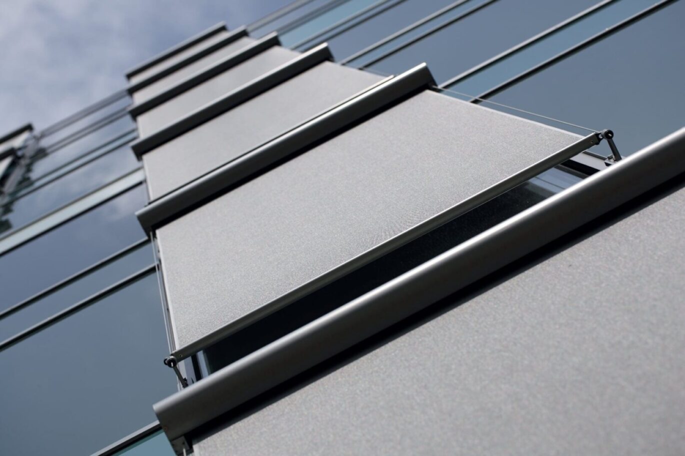 WAREMA Zip Screens als zonwering - Buiten-Goed