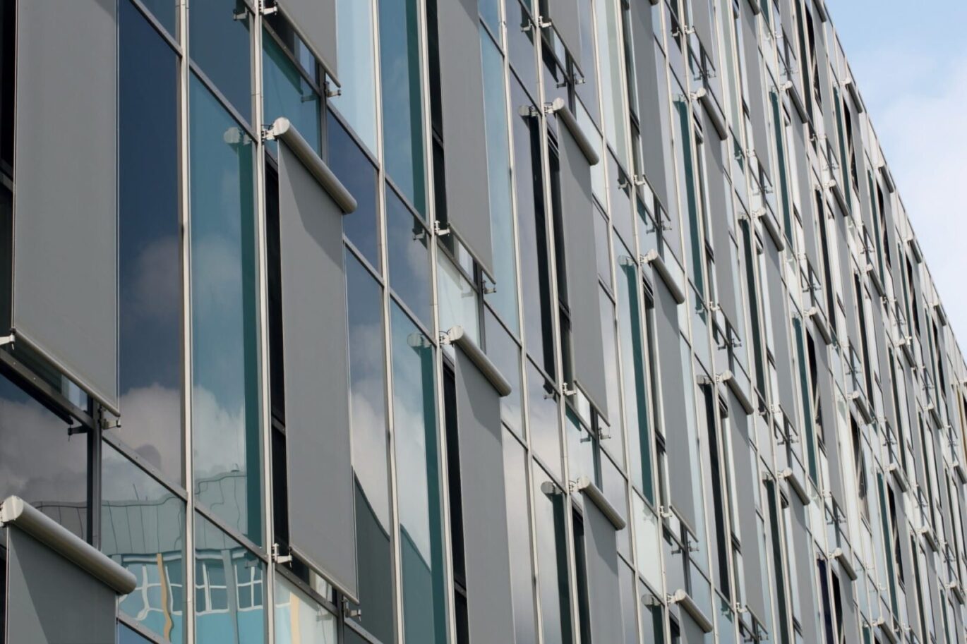 WAREMA Zip Screens als zonwering - Buiten-Goed